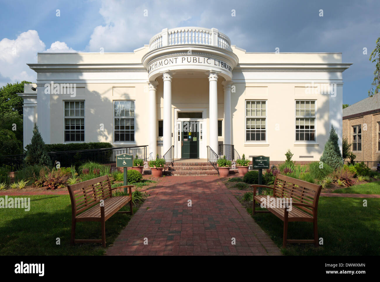 Gardens of Larchmont Public Library, Larchmont, United States ...