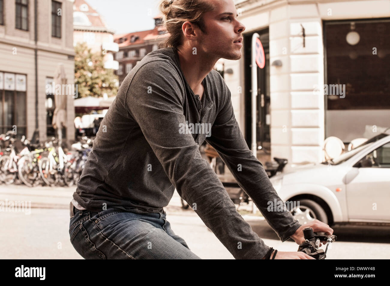 Side view on vehicles hi-res stock photography and images - Alamy