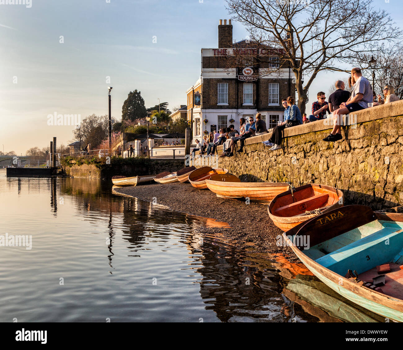 Richmond Upon Thames England Riverside Stock Photos & Richmond Upon ...