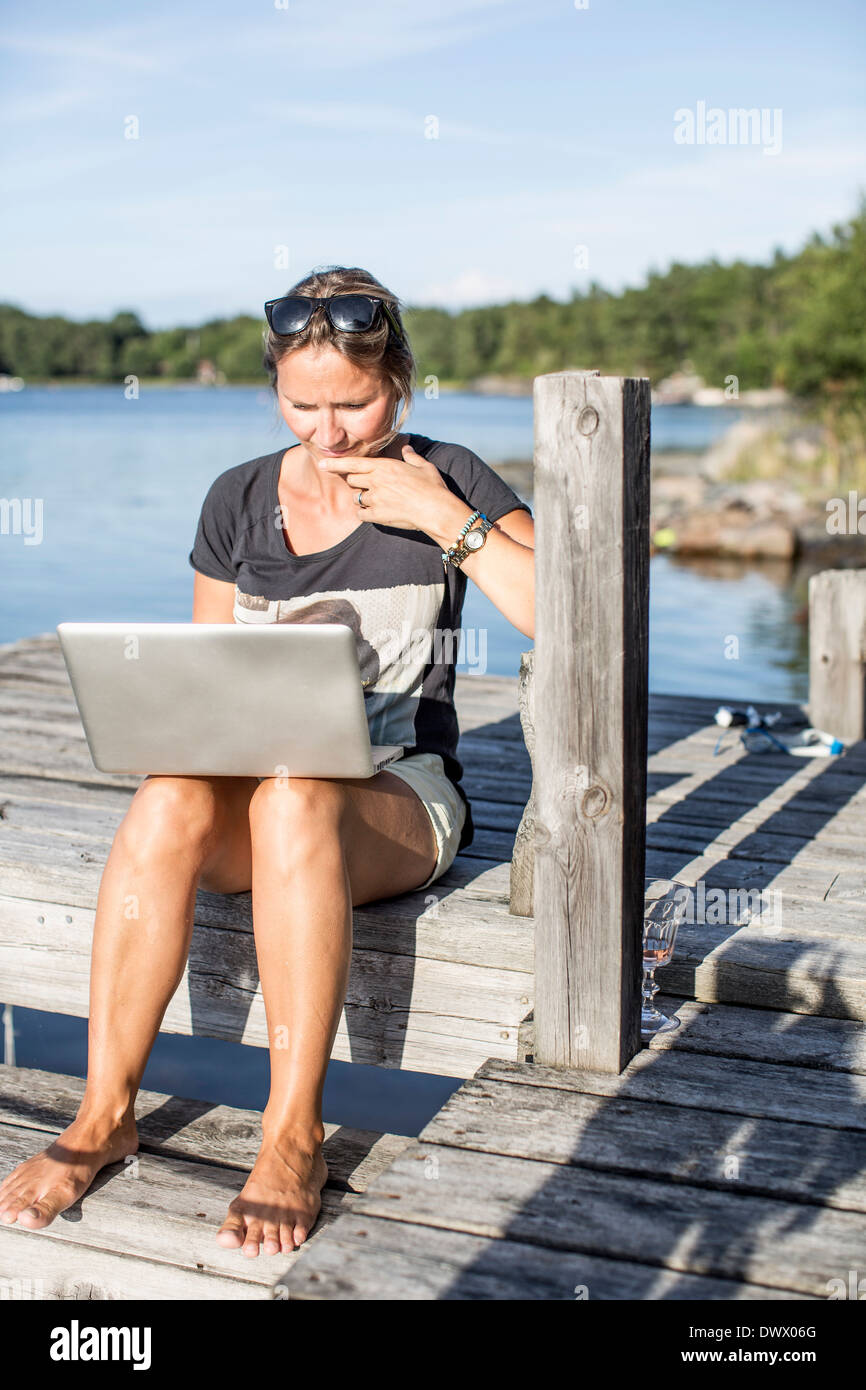 Outside laptop work concentrate hi-res stock photography and images - Alamy