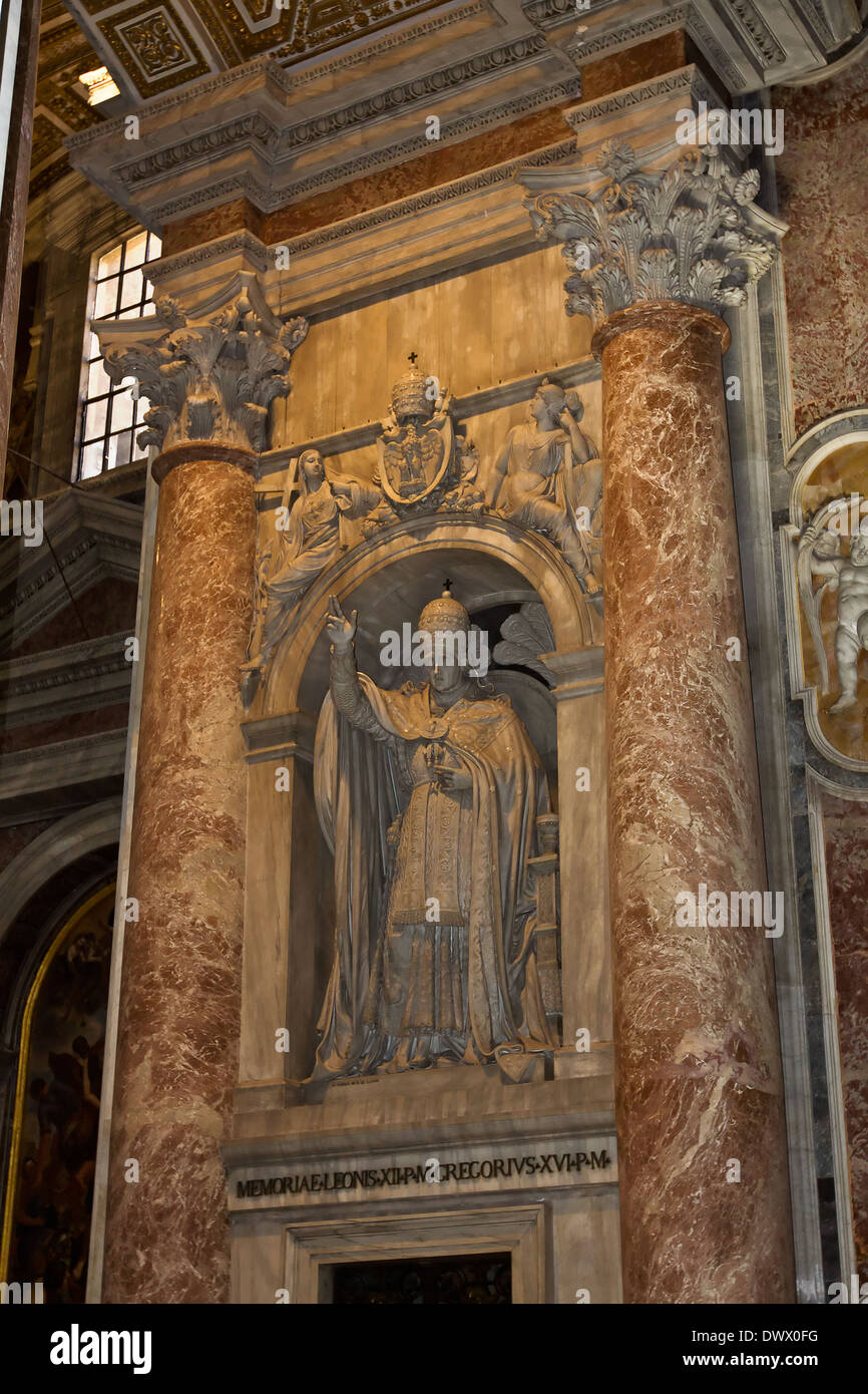 Bernini sculpture jesus hi-res stock photography and images - Alamy