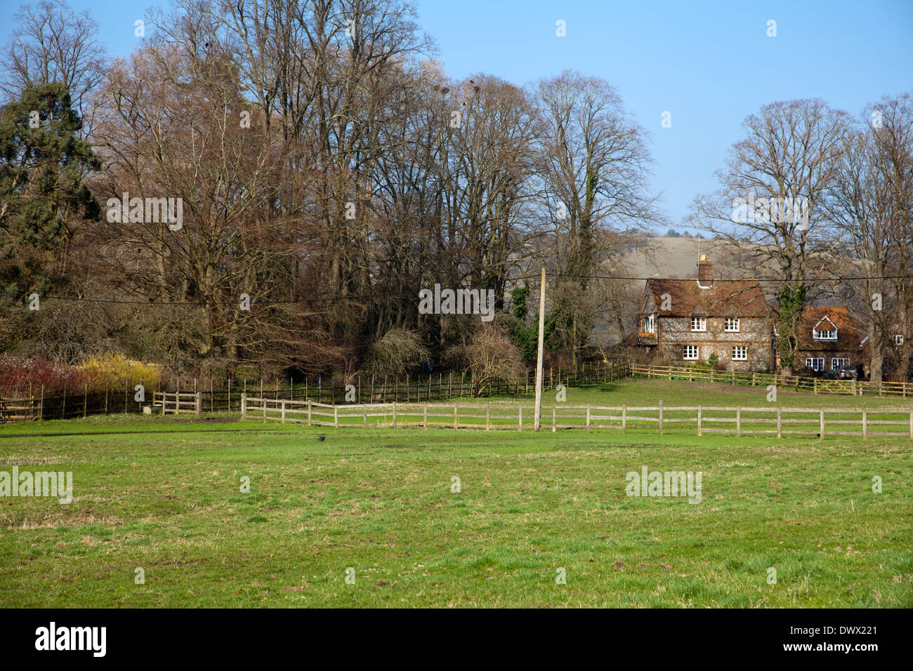 Buckinghamshire countryside cottage hi-res stock photography and images ...