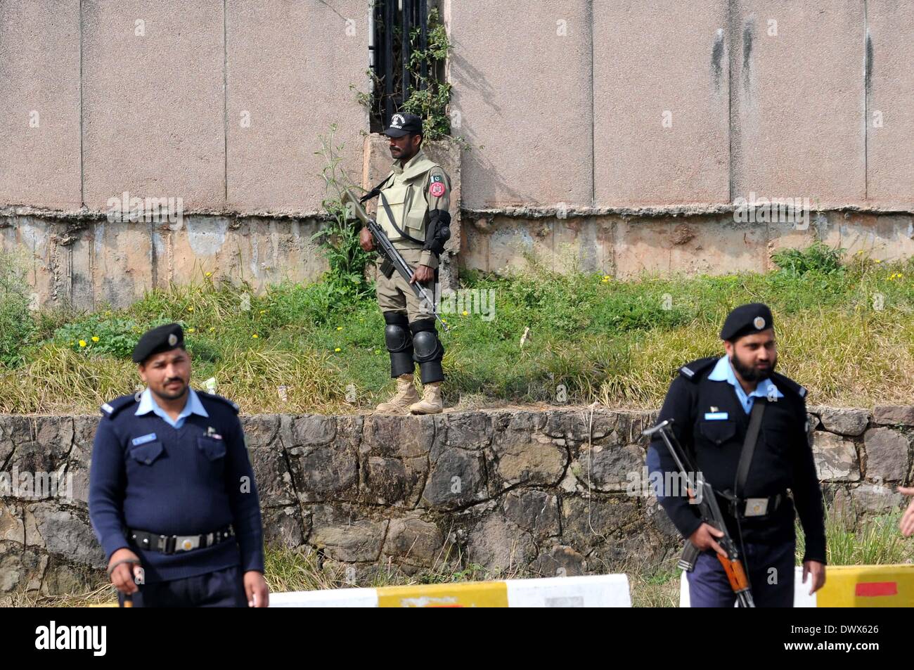 Guard security islamabad pakistan hi-res stock photography and images ...