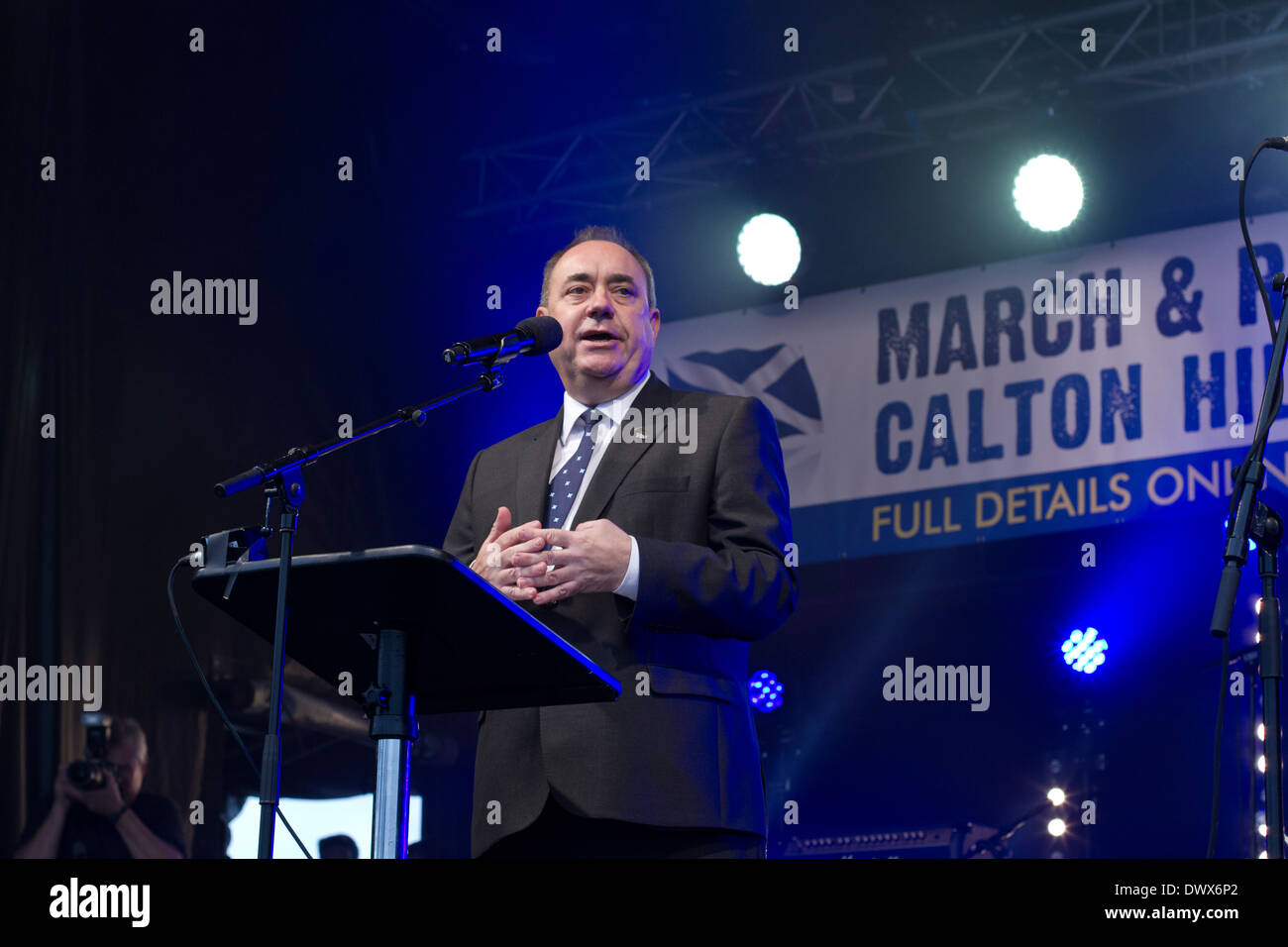 Scotland's First Minister Alex Salmon MSP addressing crowds on Calton ...