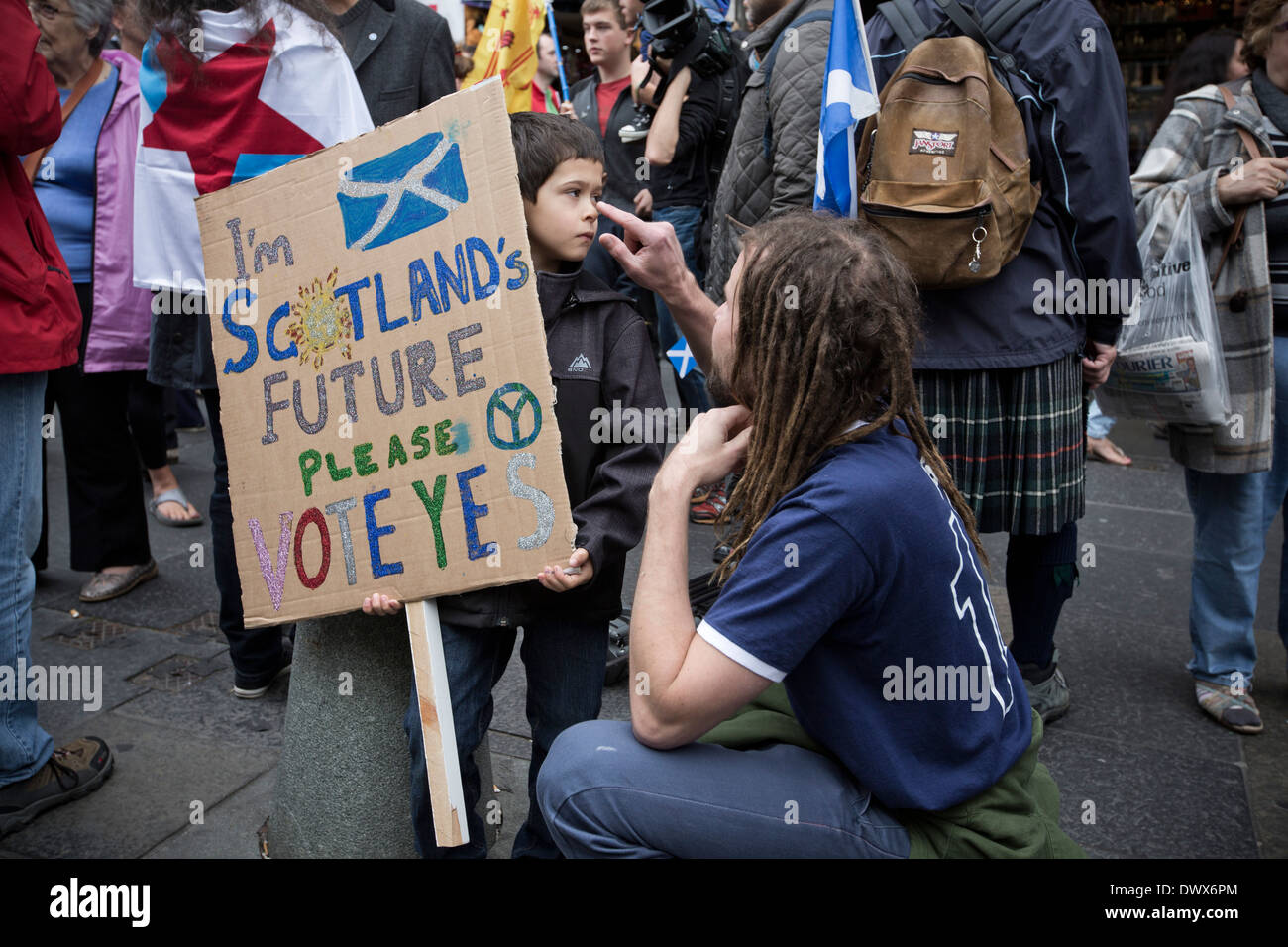 Young people voting in scotland hi-res stock photography and images - Alamy