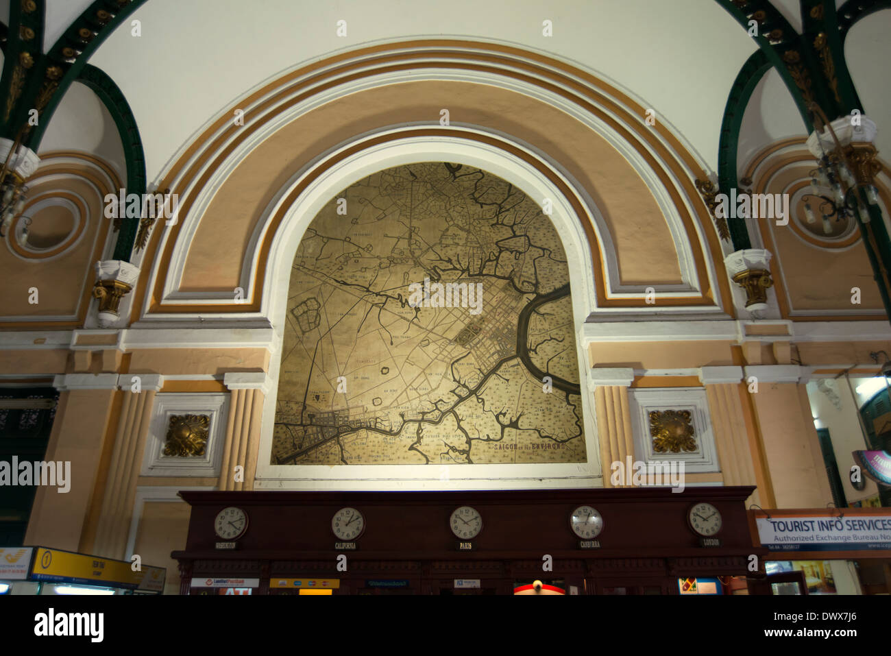 Walls maps hi-res stock photography and images - Alamy
