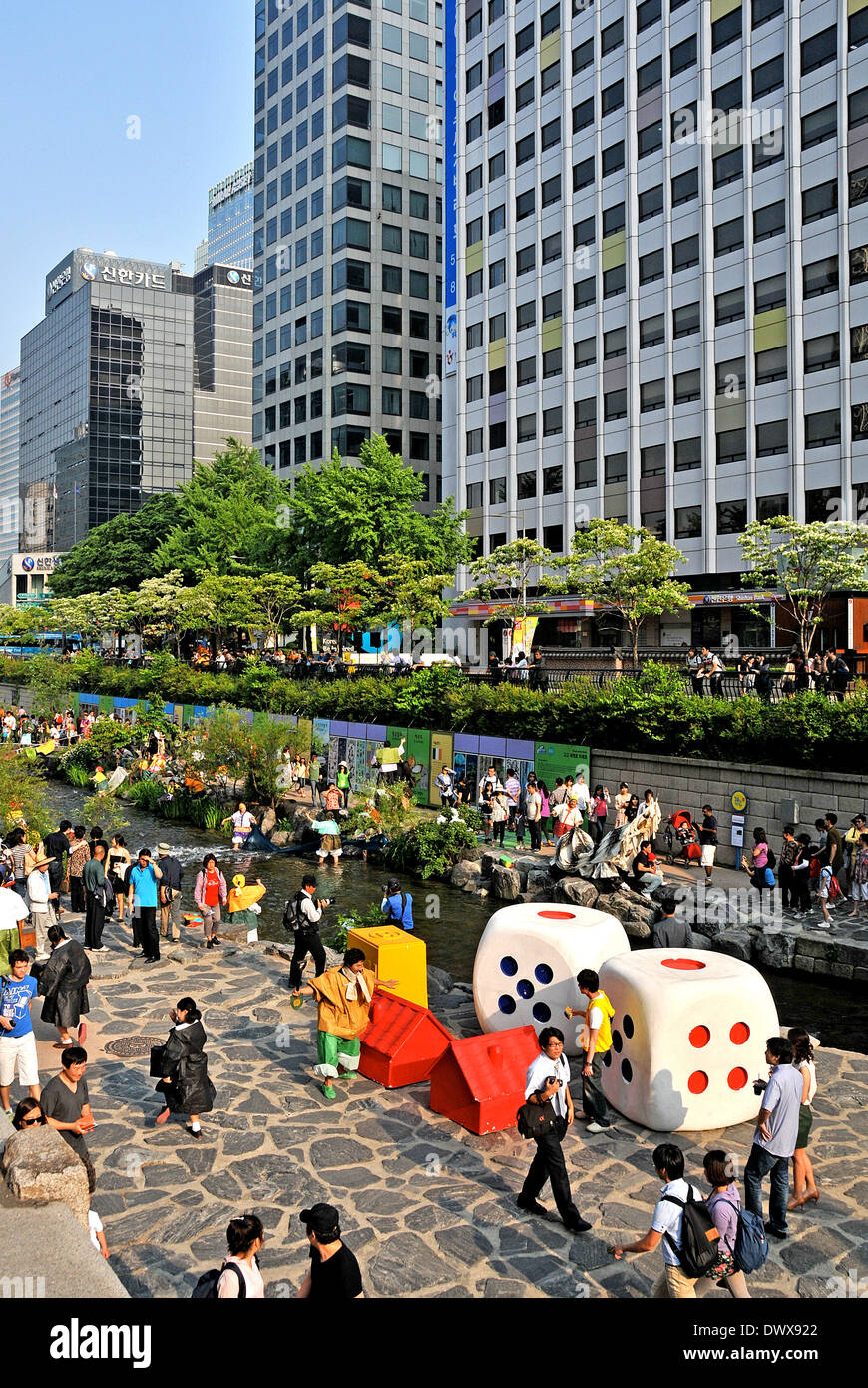 Cheonggyecheon river hi-res stock photography and images - Alamy