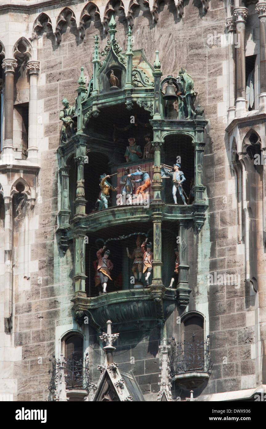 Rathaus tower glockenspiel hi-res stock photography and images - Alamy