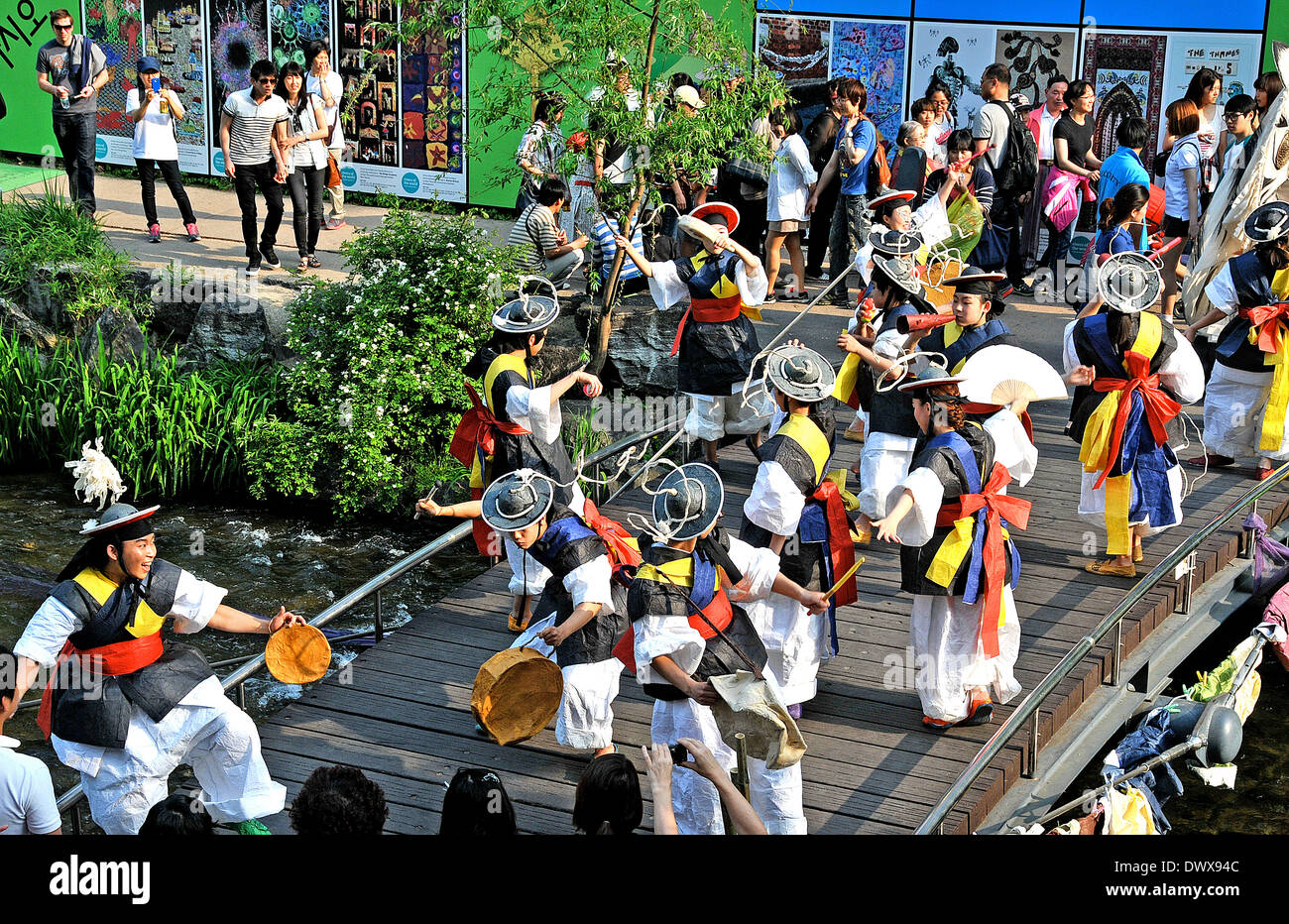 folklore traditional dance Cheonggyecheon river Seoul South Korea Asia ...