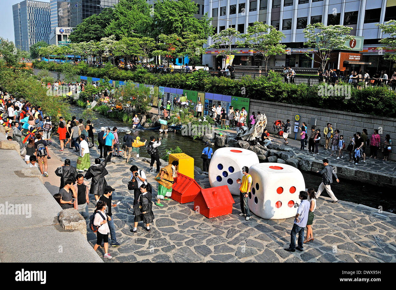 Cheonggyecheon river Seoul South Korea Stock Photo - Alamy Cheonggyecheon river Seoul South Korea Stock Photo - Alamy