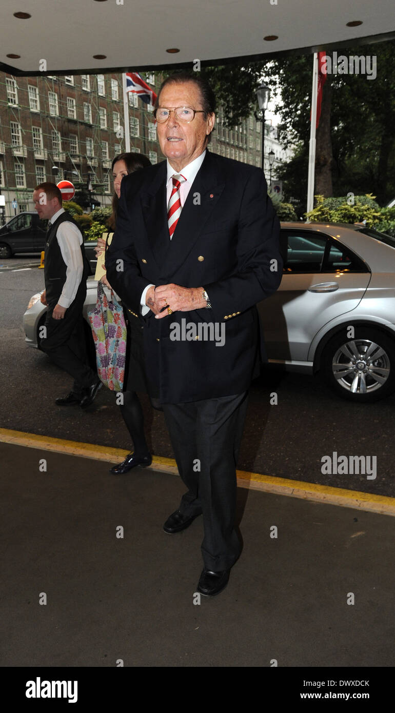 Sir Roger Moore arriving at his hotel London, England - 11.10.12 ...