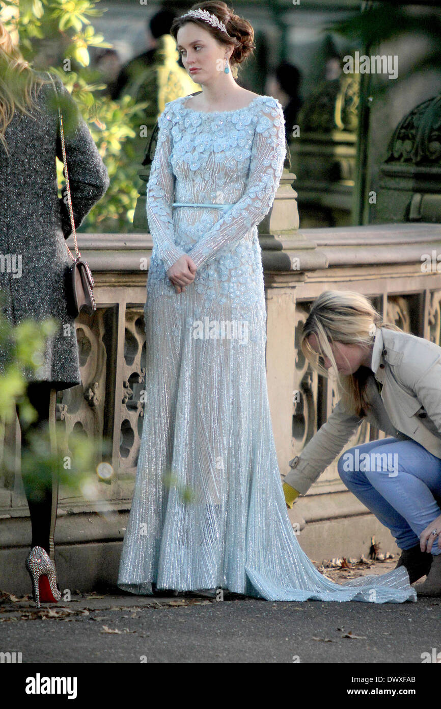 Leighton Meester, filming 'Gossip Girl' on location in Central Park ...