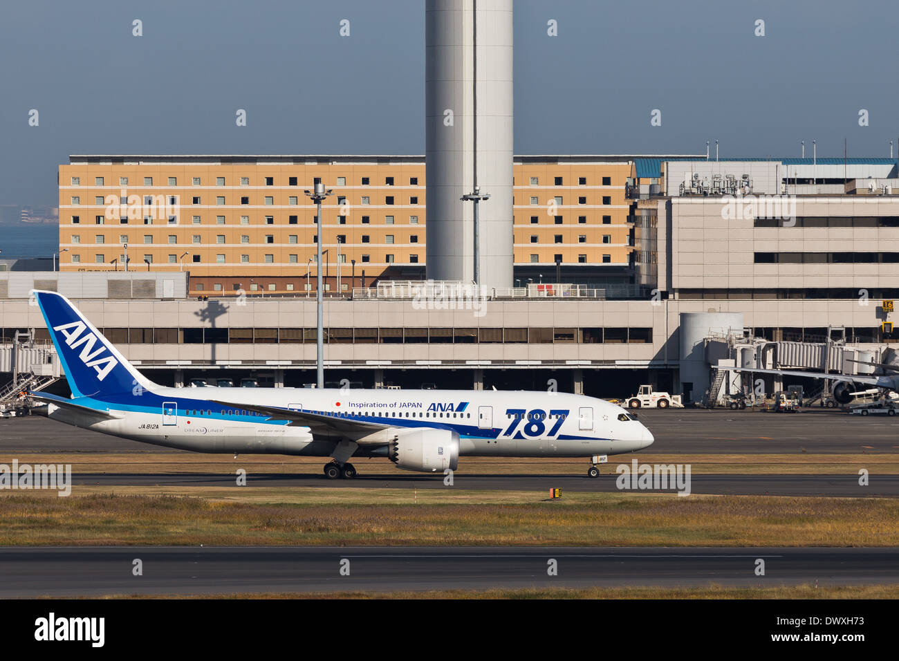Boeing 787 ready take off hi-res stock photography and images - Alamy