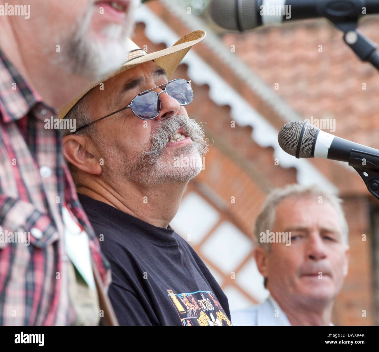 Paul Shuttleworth formerly of the Kursaal Flyers performing at the ...
