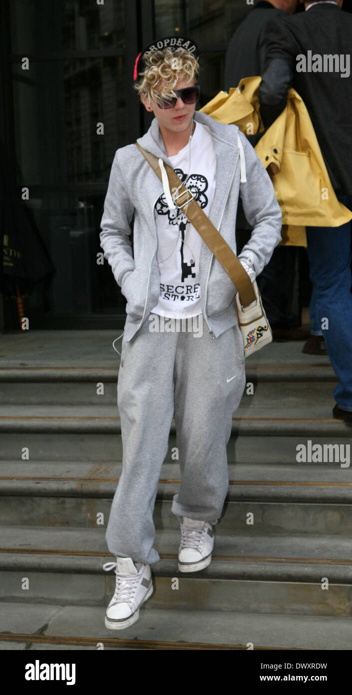 Charlotte Rundle of MK1 X Factor contestants outside the Corinthia ...