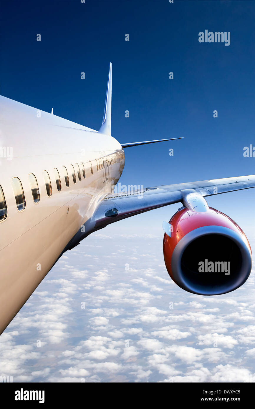 Airplane vertical flight hi-res stock photography and images - Alamy