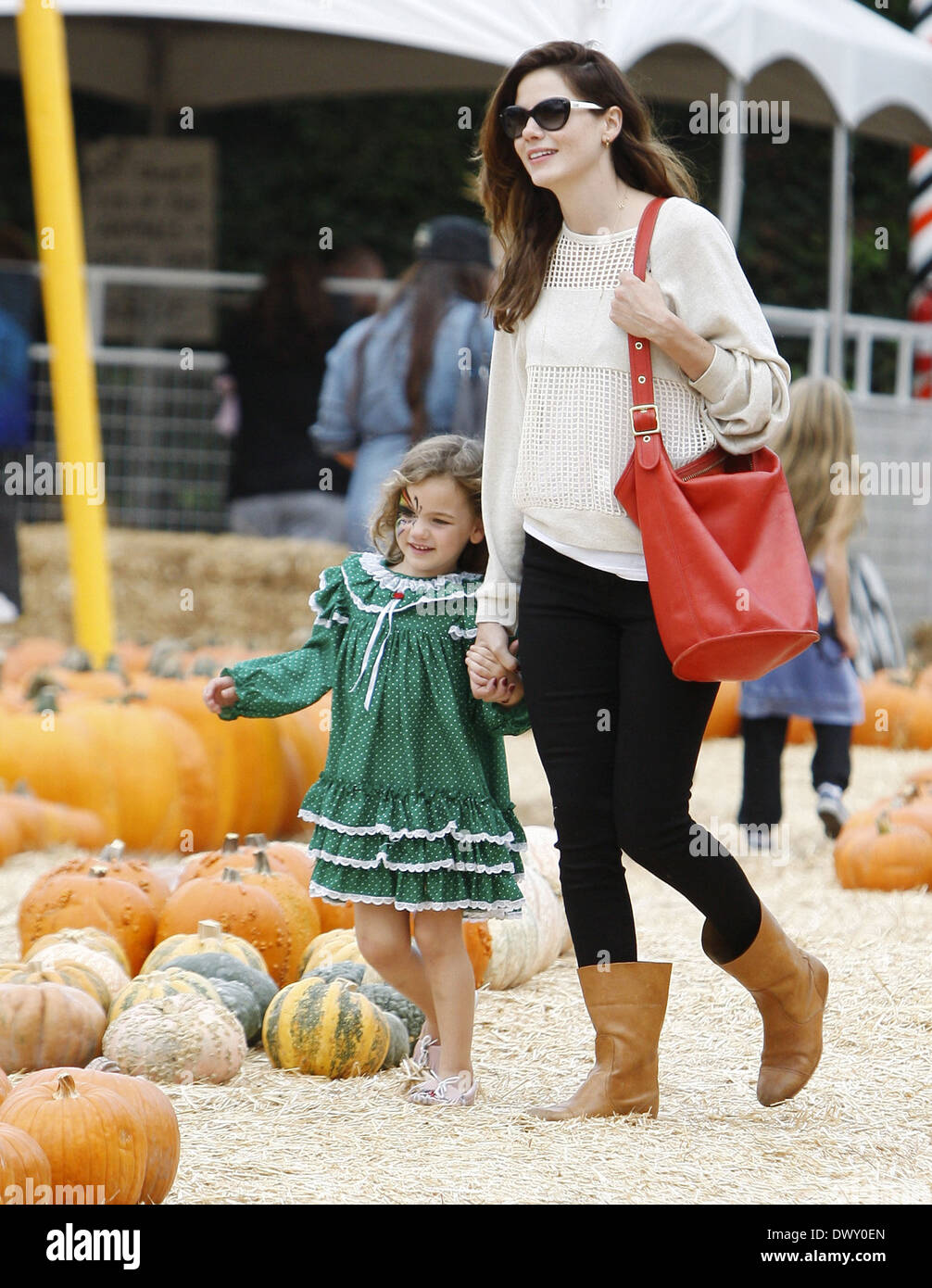 Michelle monaghan daughter willow enjoy hi-res stock photography and ...