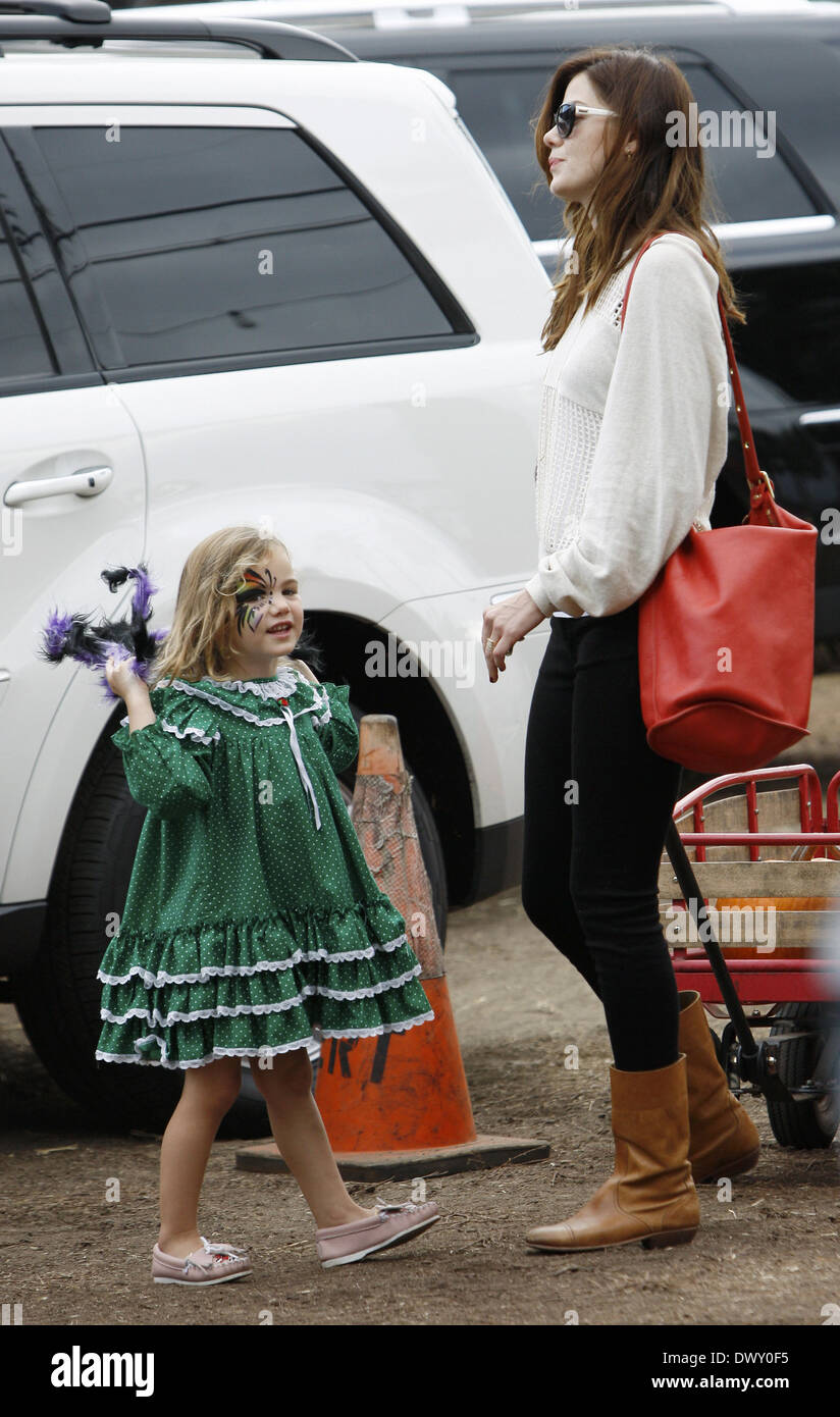 Michelle monaghan daughter willow enjoy hi-res stock photography and ...