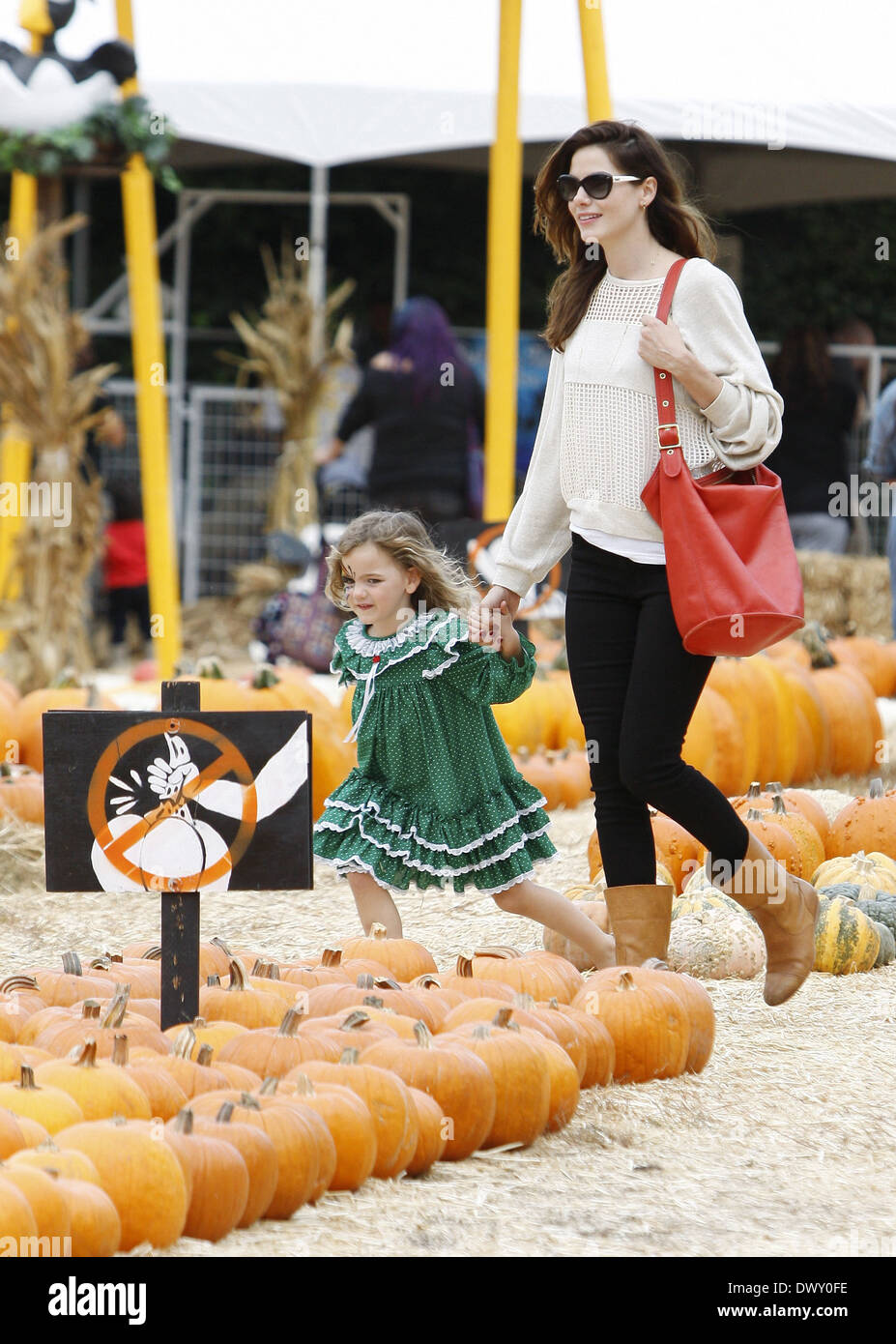 Michelle Monaghan and her daughter Willow enjoy the day at Pumpkin ...