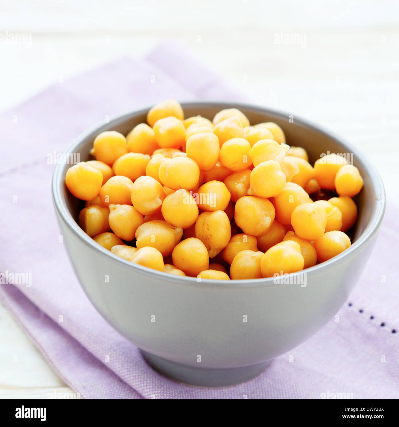 Closeup boiled chickpeas in bowl hi-res stock photography and images ...