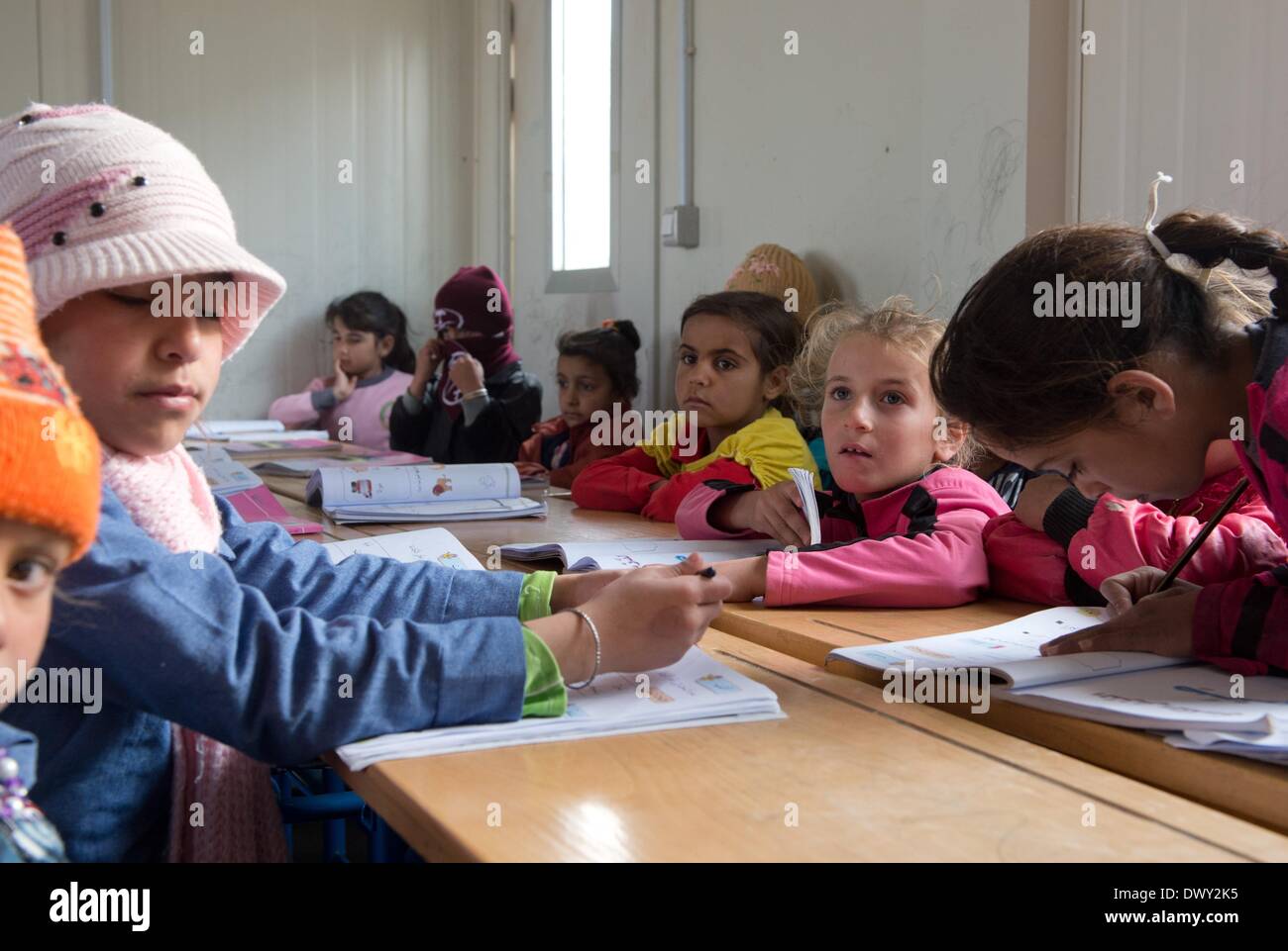 dpa-exclusive - Children attend a class in a school in the Syrian ...