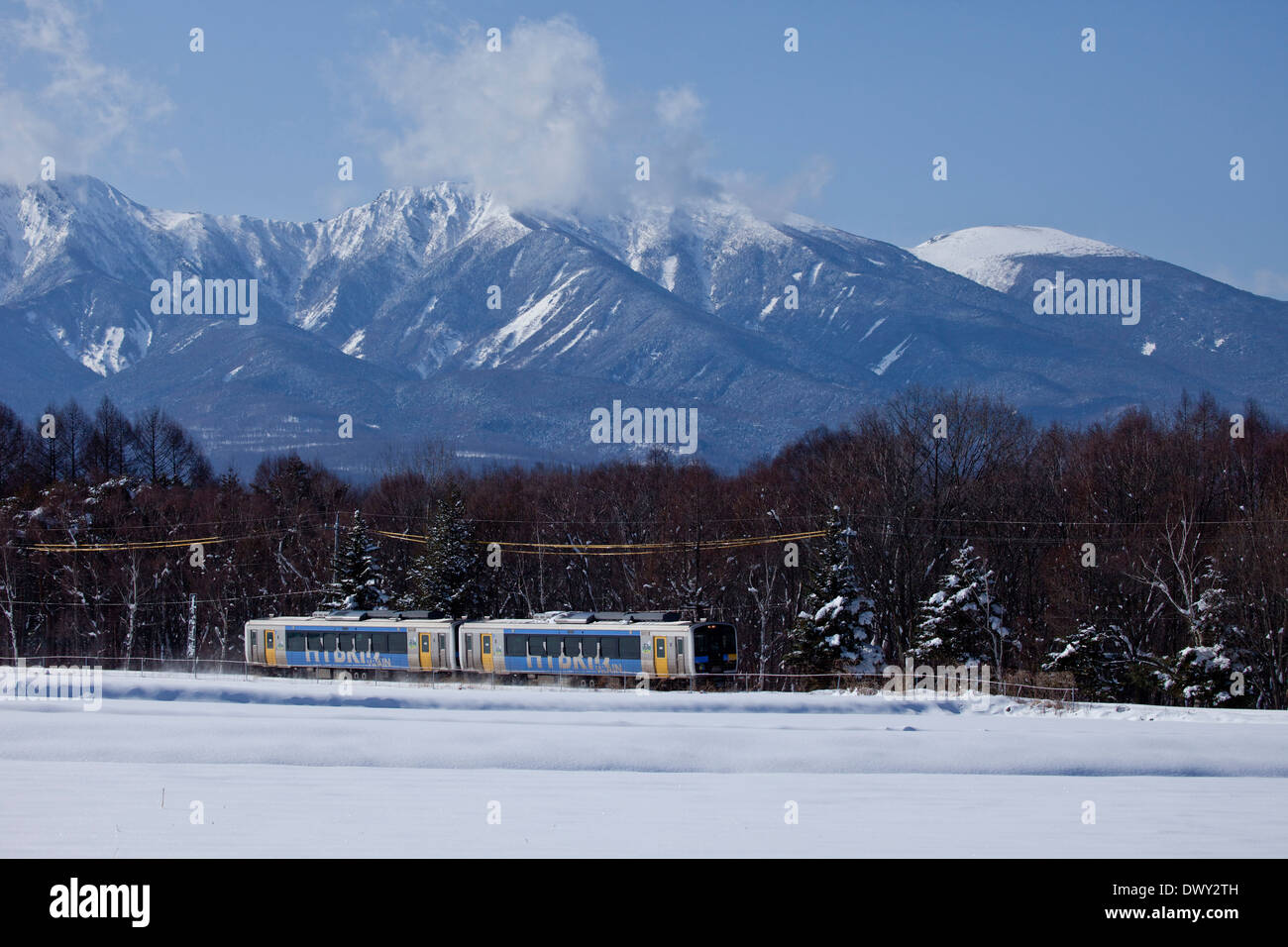 Trains in snow hi-res stock photography and images - Alamy