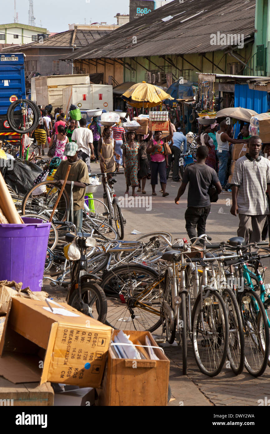 Accra africa ghana market street hi-res stock photography and images ...