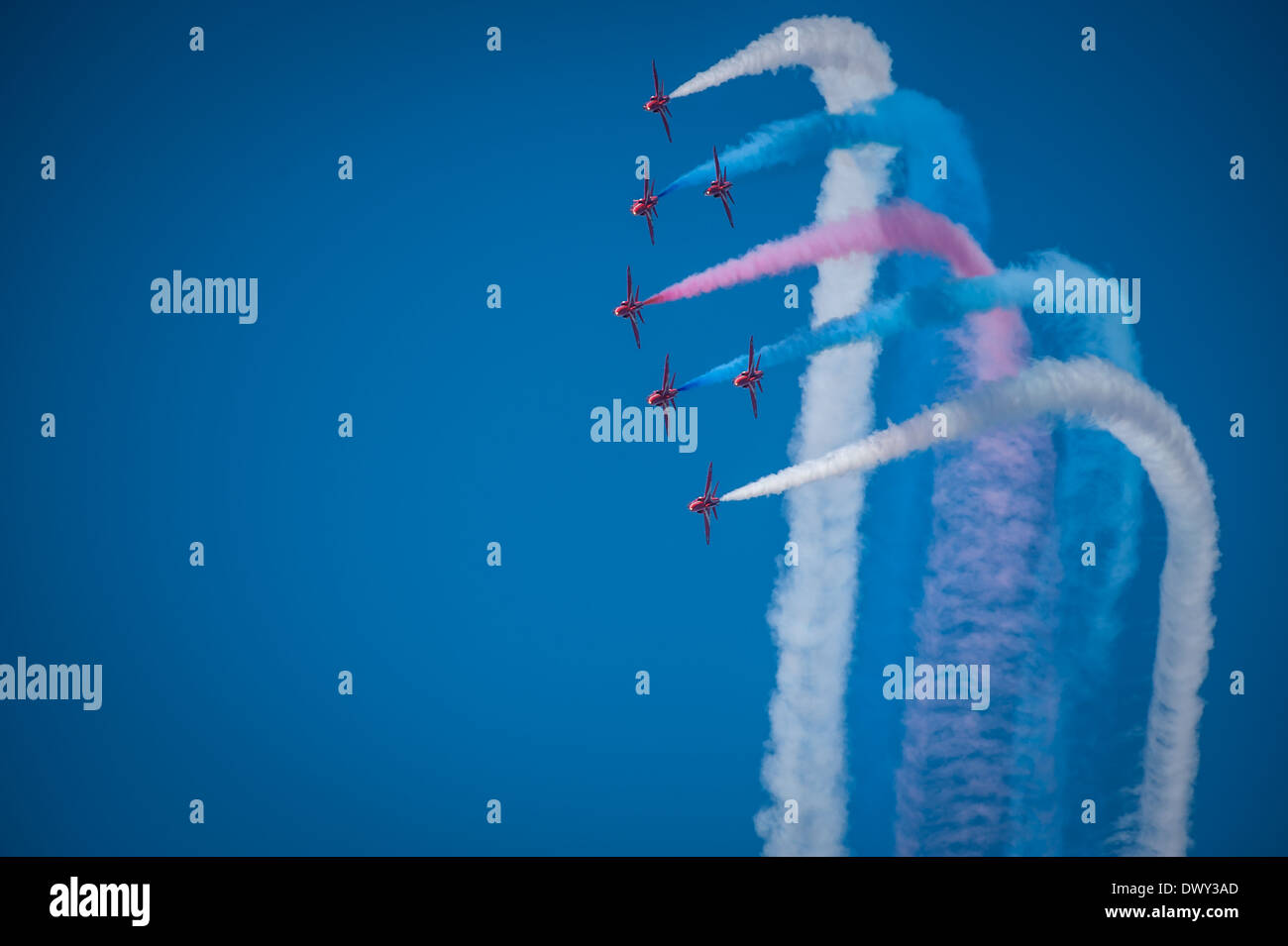 read arrows display team Stock Photo - Alamy