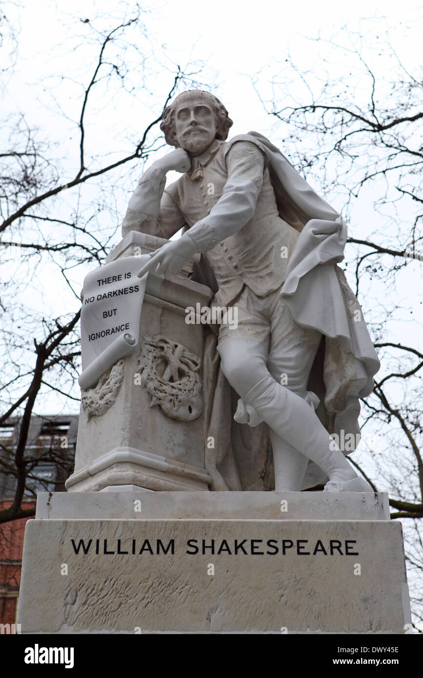 William shakespeare statue london hi-res stock photography and images ...