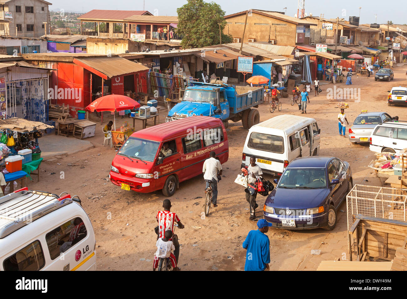 Road construction accra ghana africa hi-res stock photography and ...