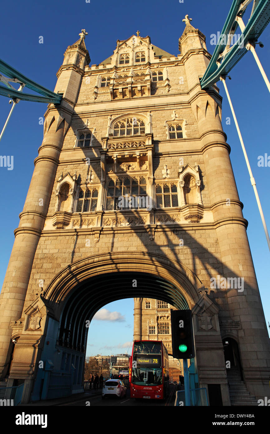 Double decker bus on tower bridge hi-res stock photography and images ...