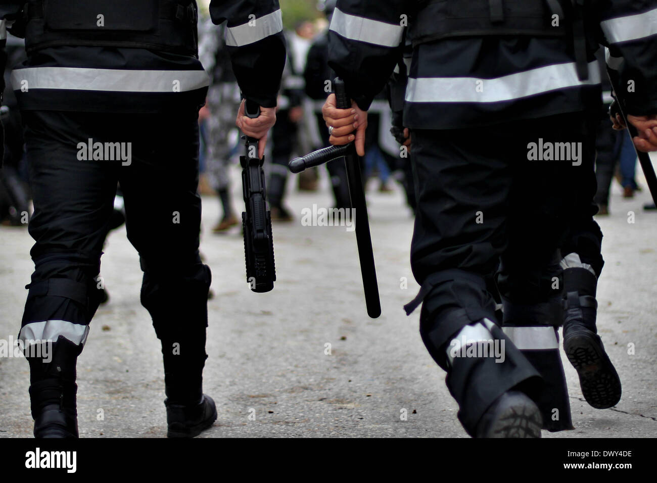 Amman, Jordan. 14th Mar, 2014. Jordanians riot police take position ...