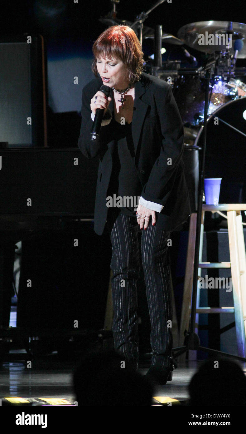 Pat Benatar performing live at the Cruzan Amphitheatre West Palm Beach ...