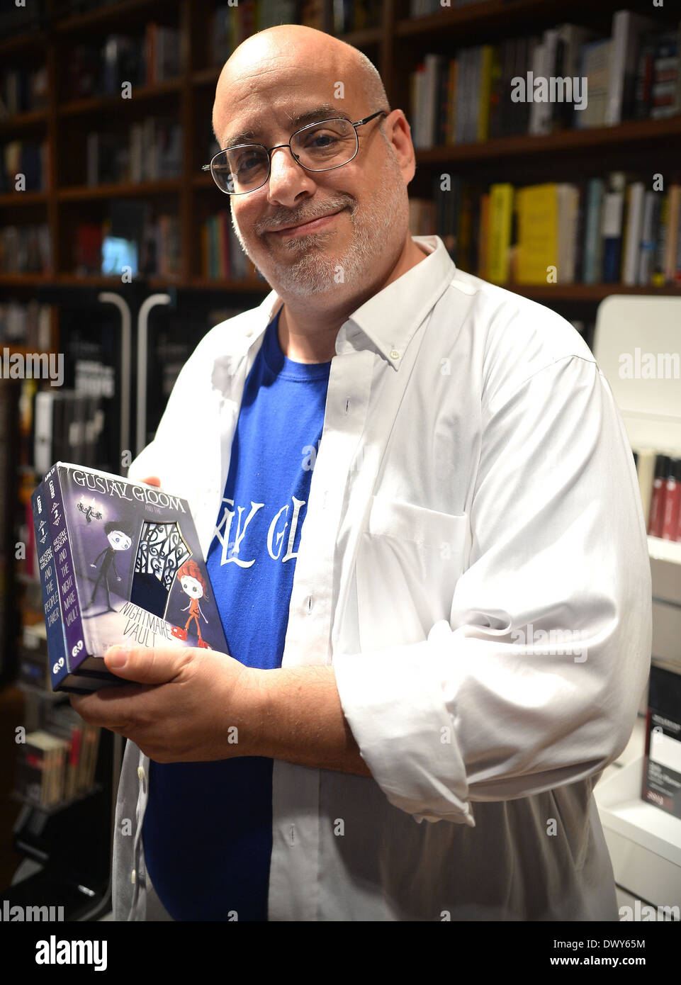 Author Adam-Troy Castro meets fans and discusses his new book 'Gustav ...