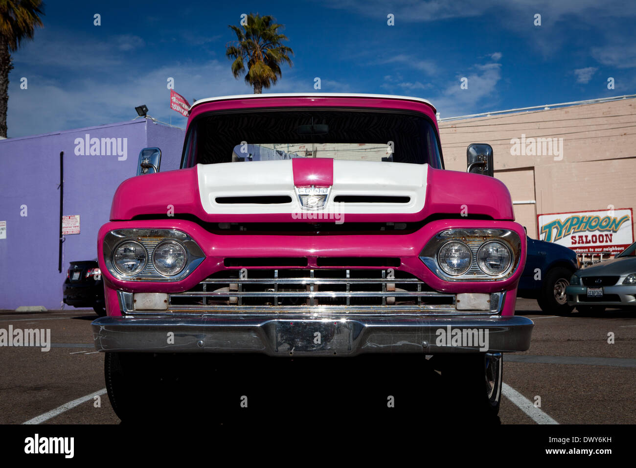Lila pickup truck hi-res stock photography and images - Alamy