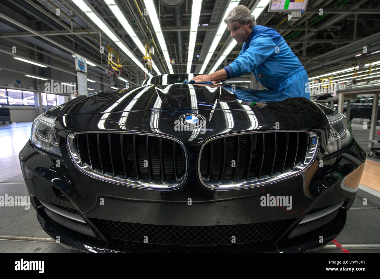 Car final assembly inspection hi-res stock photography and images - Alamy