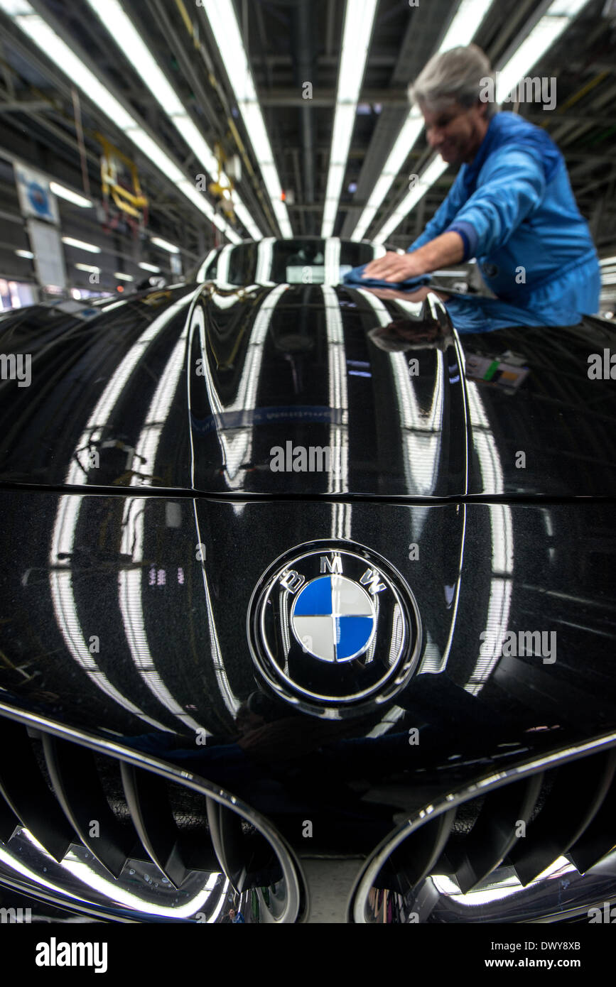 Car final assembly inspection hi-res stock photography and images - Alamy