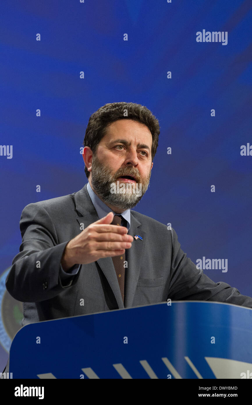 Chief negotiator hi-res stock photography and images - Alamy