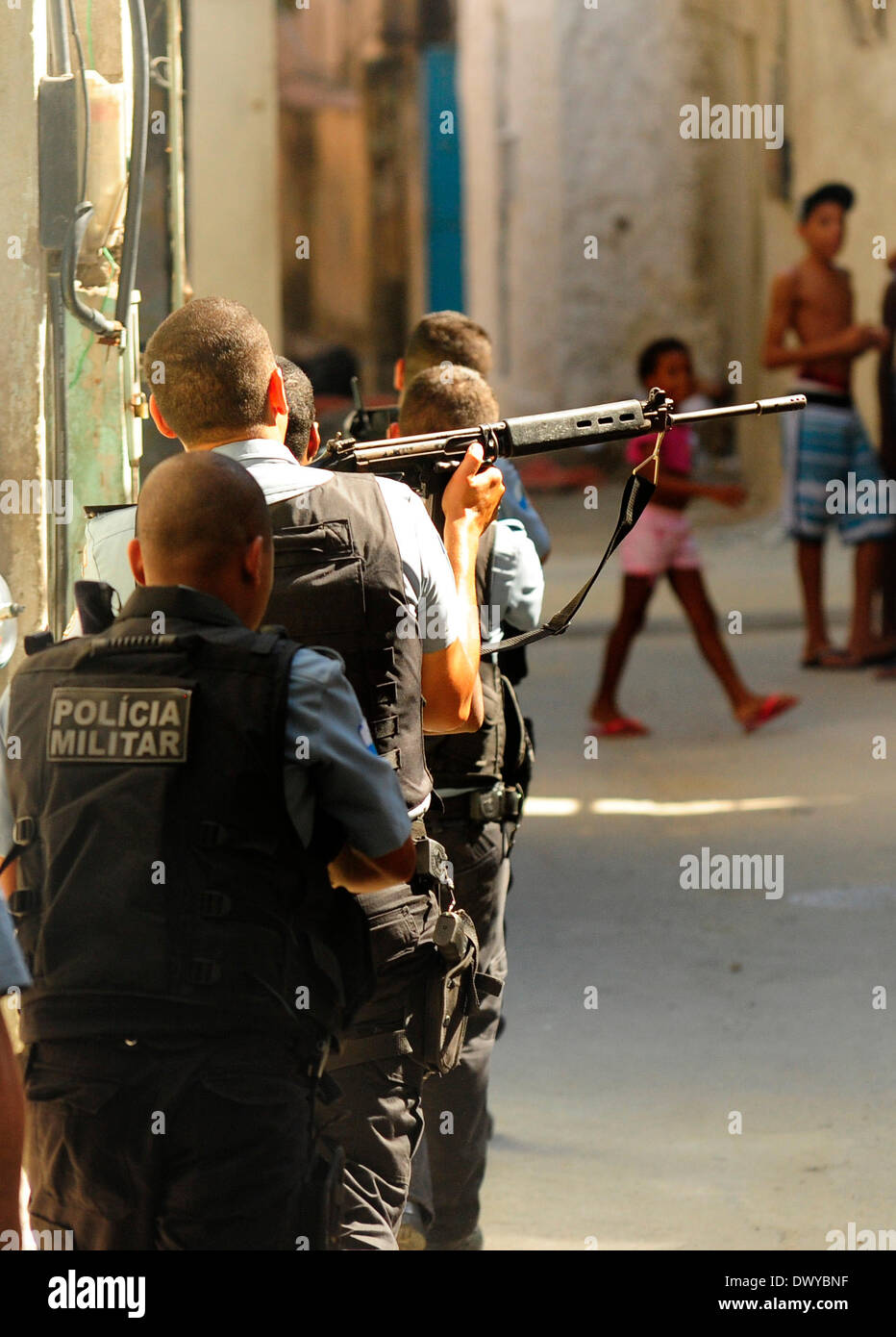 Rio favela police 2014 hi-res stock photography and images - Alamy