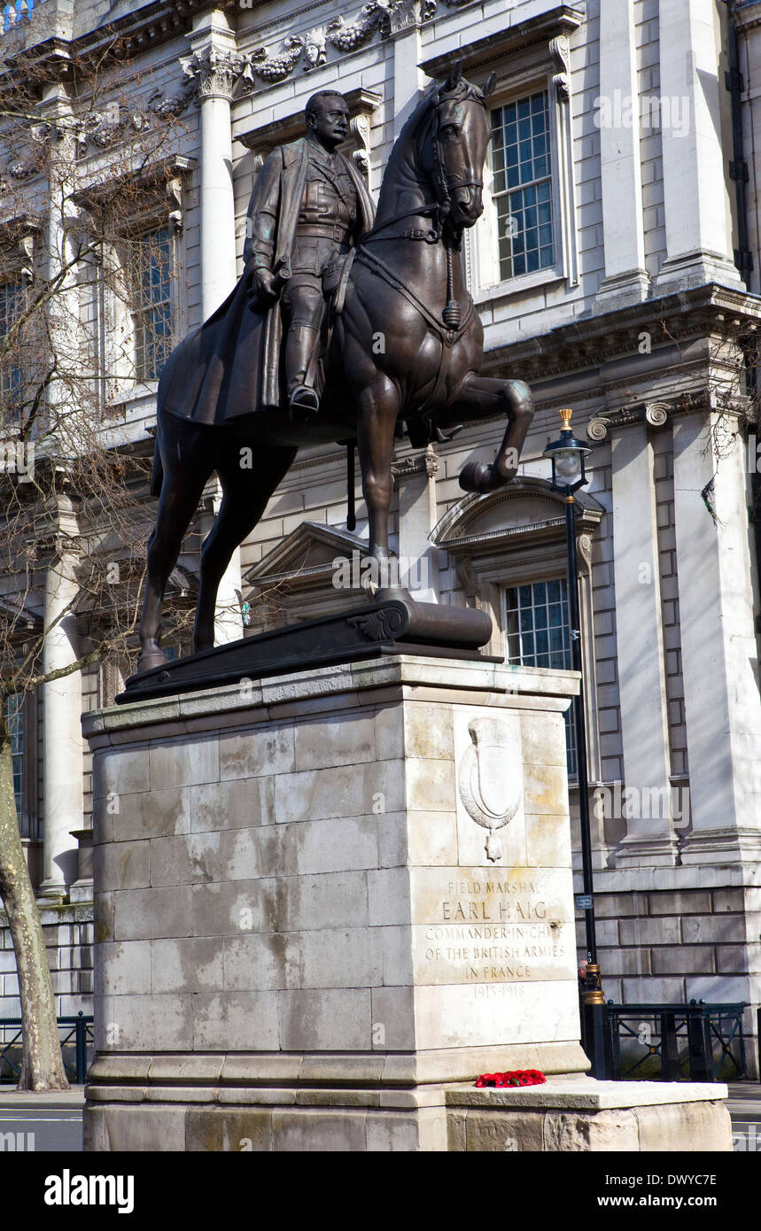 Memorial statue of Earl Haig in Whitehall, London Stock Photo - Alamy