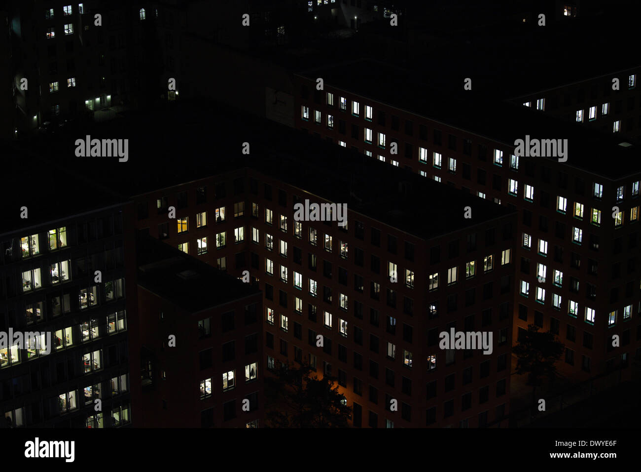 Lighted windows hi-res stock photography and images - Alamy