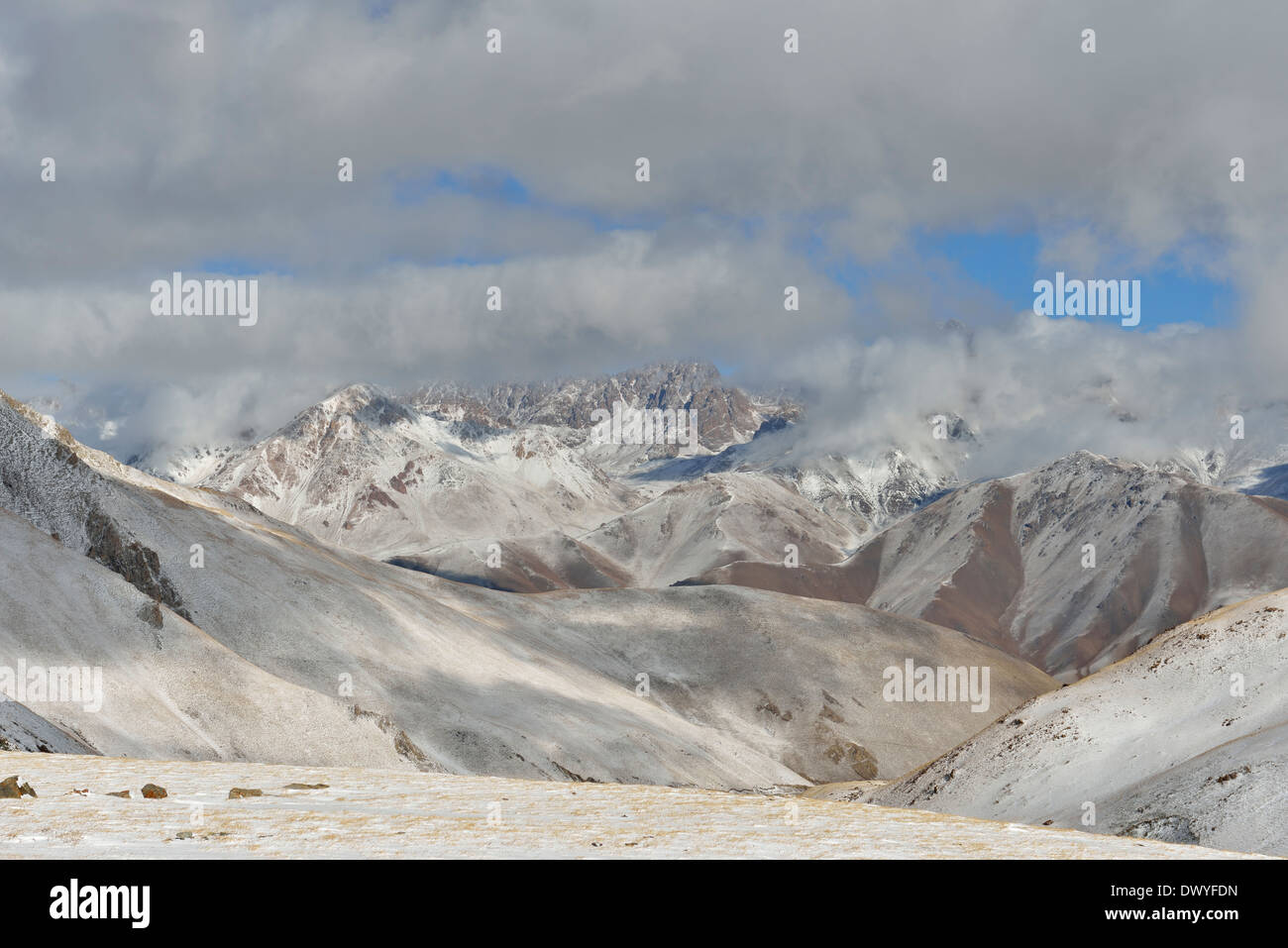 Landscape snow on mountains hi-res stock photography and images - Alamy