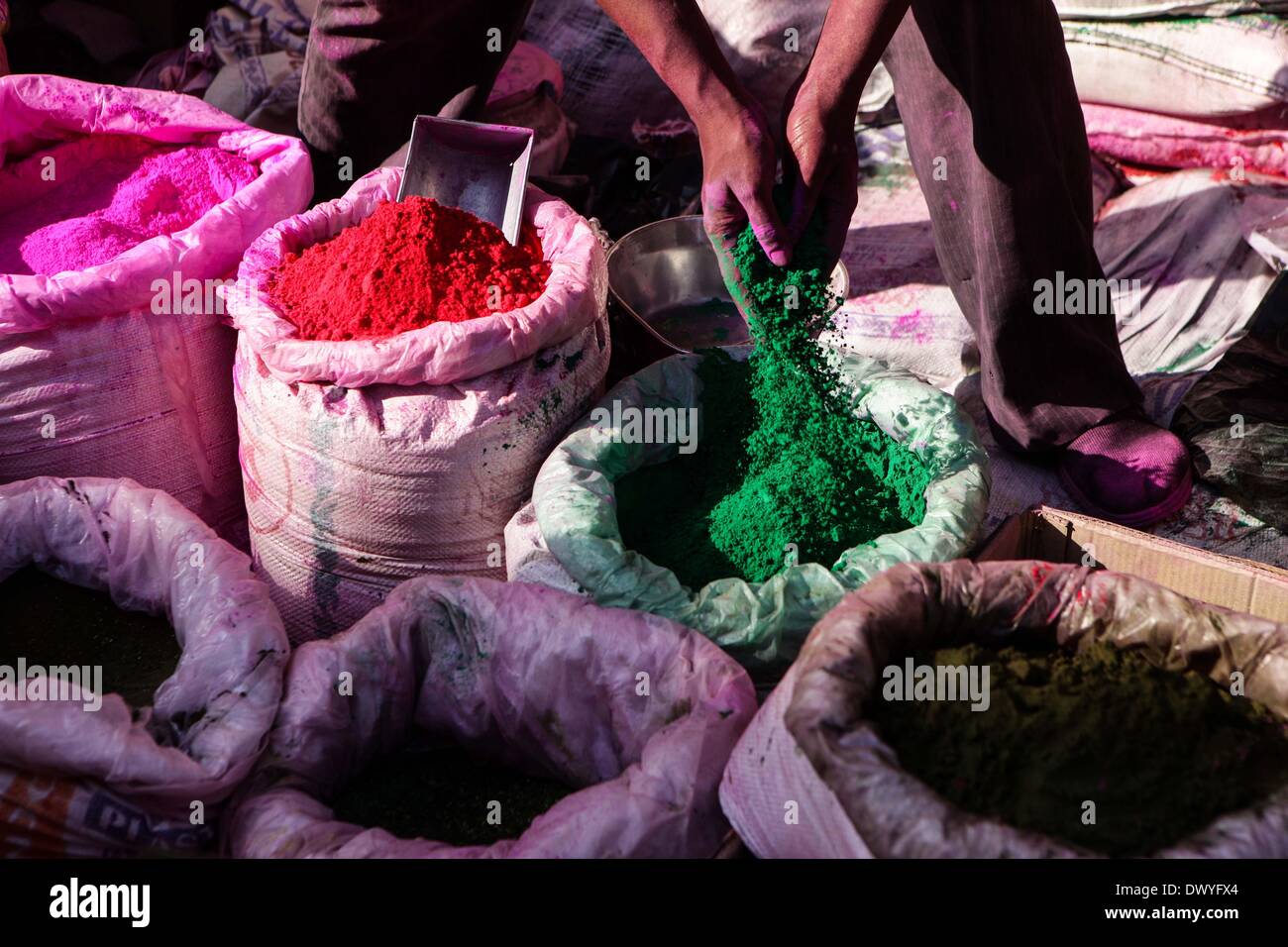 Delhi holi market hi-res stock photography and images - Alamy