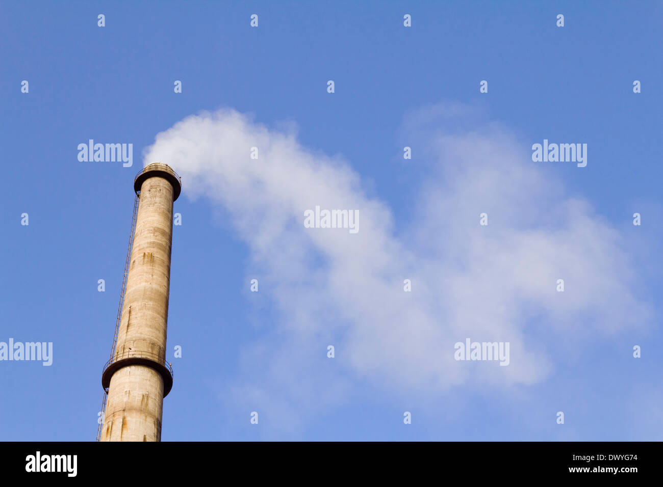 Indian polluting power plant factory Stock Photo - Alamy