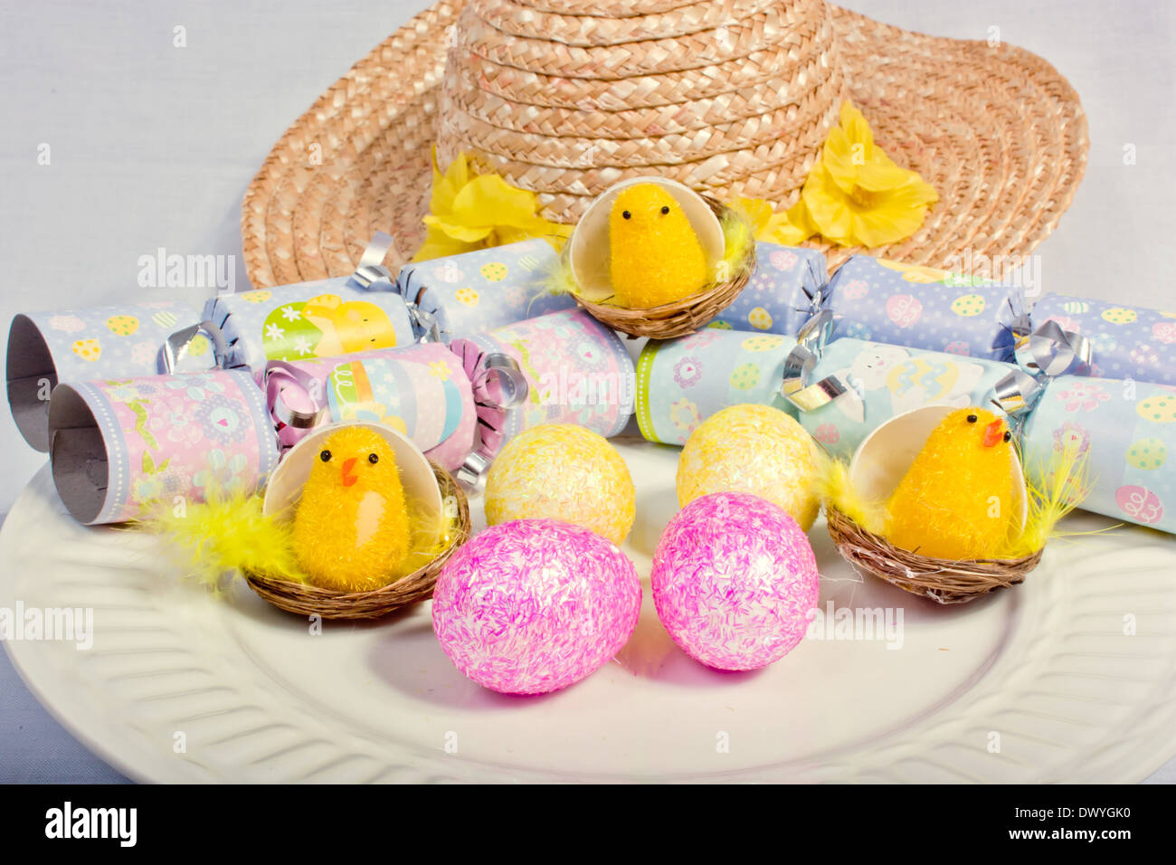 Easter bonnet hi-res stock photography and images - Alamy