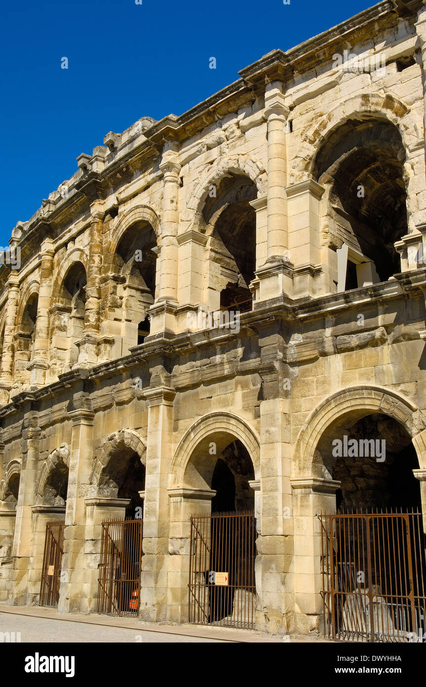 Arenes arenes de nimes hi-res stock photography and images - Alamy
