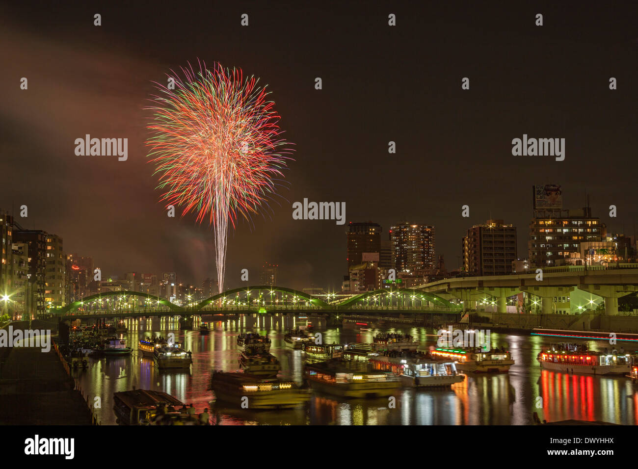Sumida river fireworks festival hi-res stock photography and images - Alamy