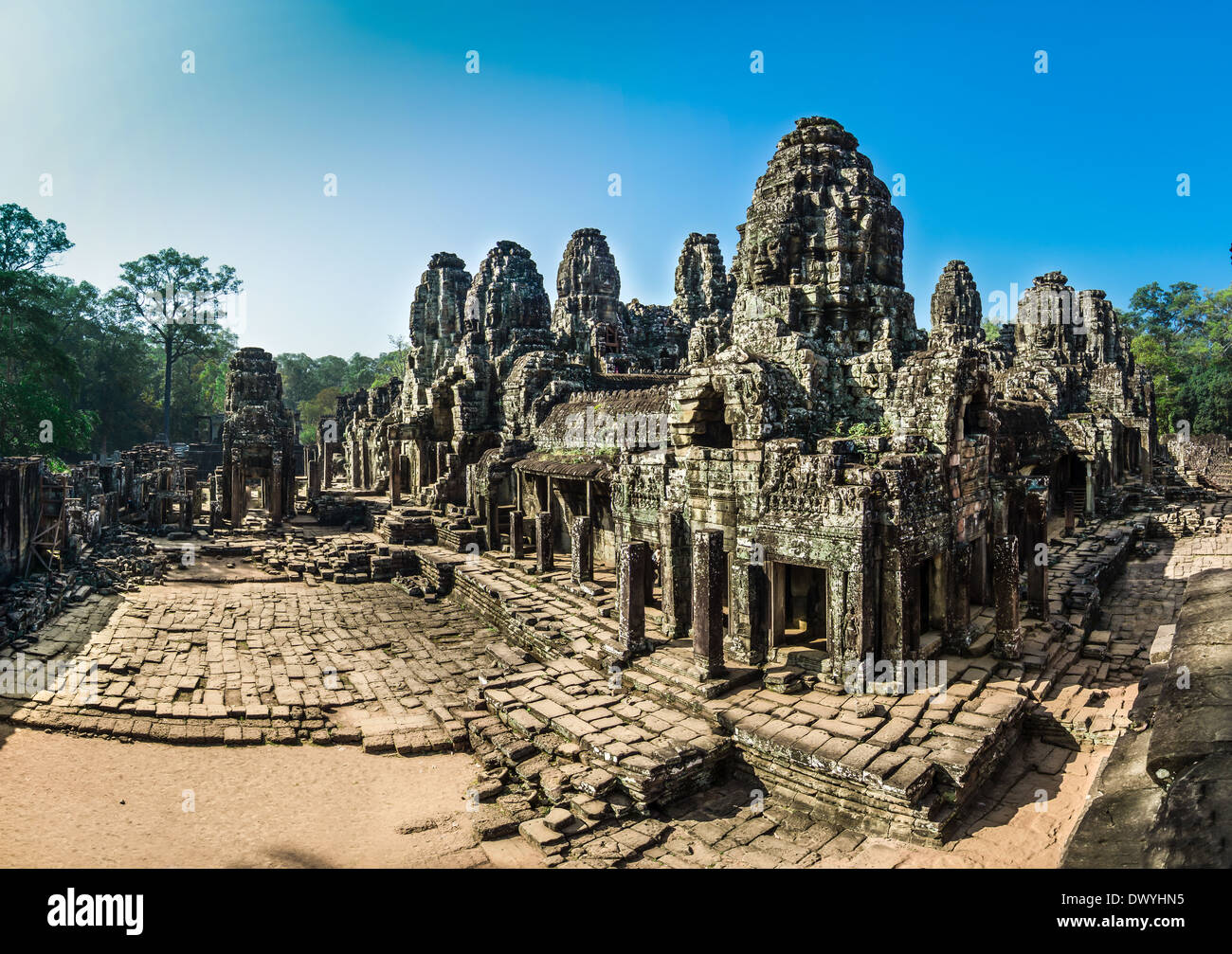 Bayon Temple (Prasat Bayon) at Angkor Thom Stock Photo - Alamy