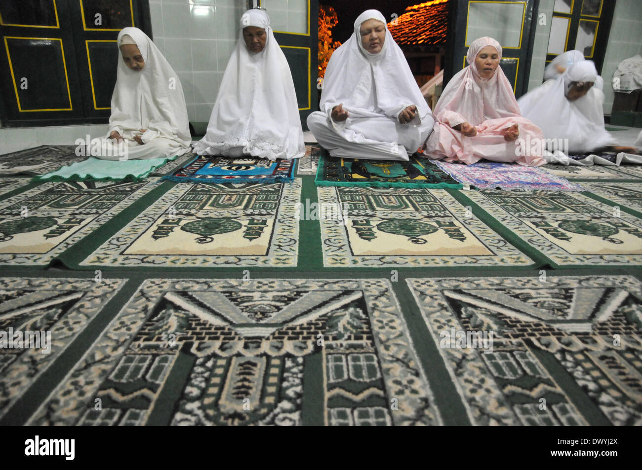 Biggest mosque in indonesia hi-res stock photography and images - Alamy