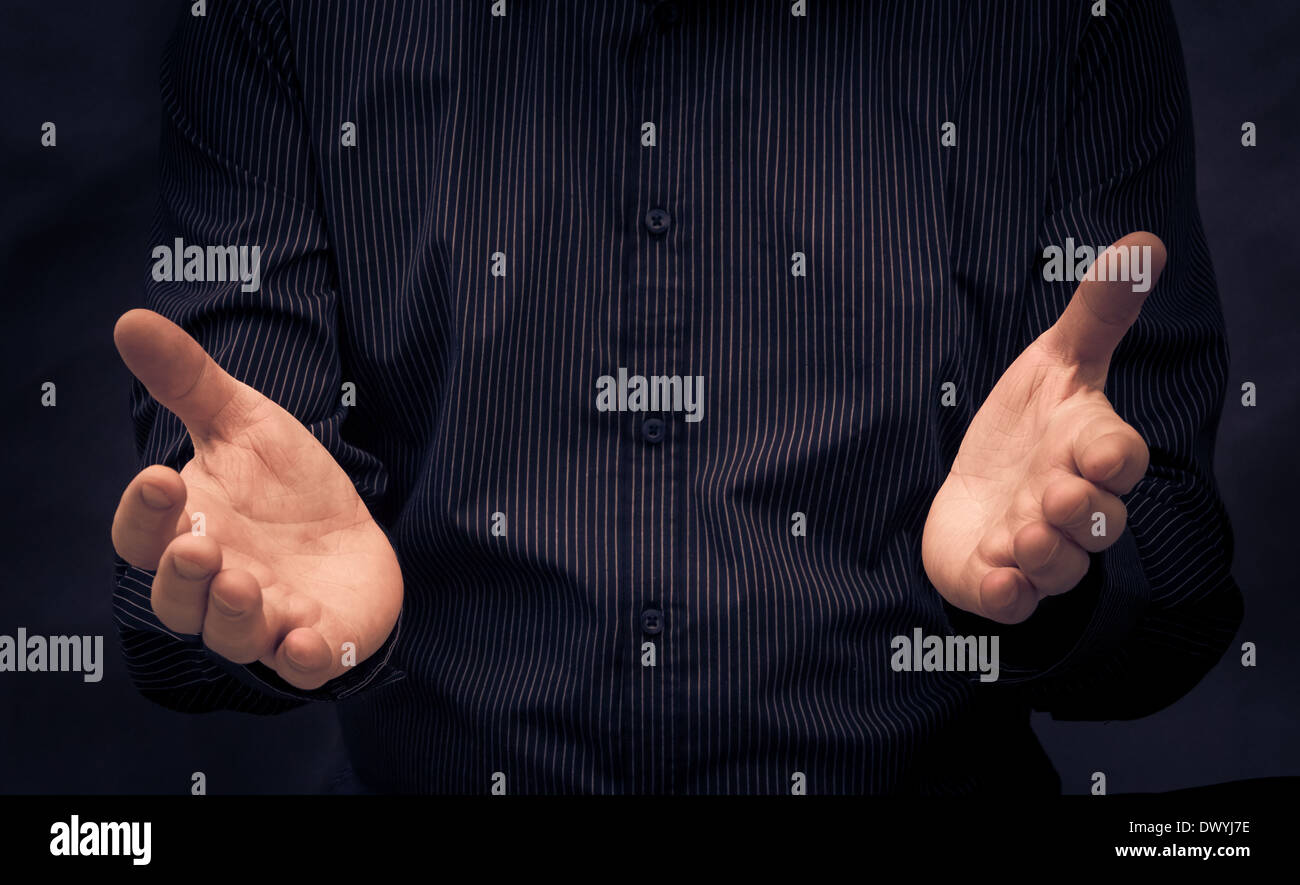 Person showing size scale hi-res stock photography and images - Alamy